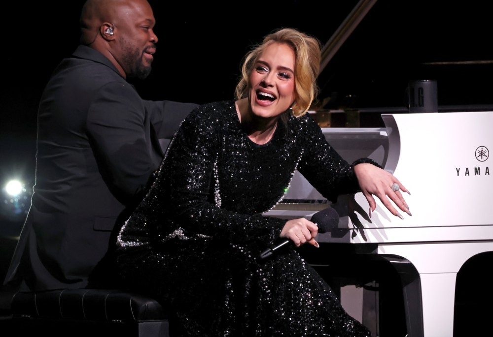 Adele will 'consider it a blessing' to be pregnant with second baby before marrying fiancé Rich ...