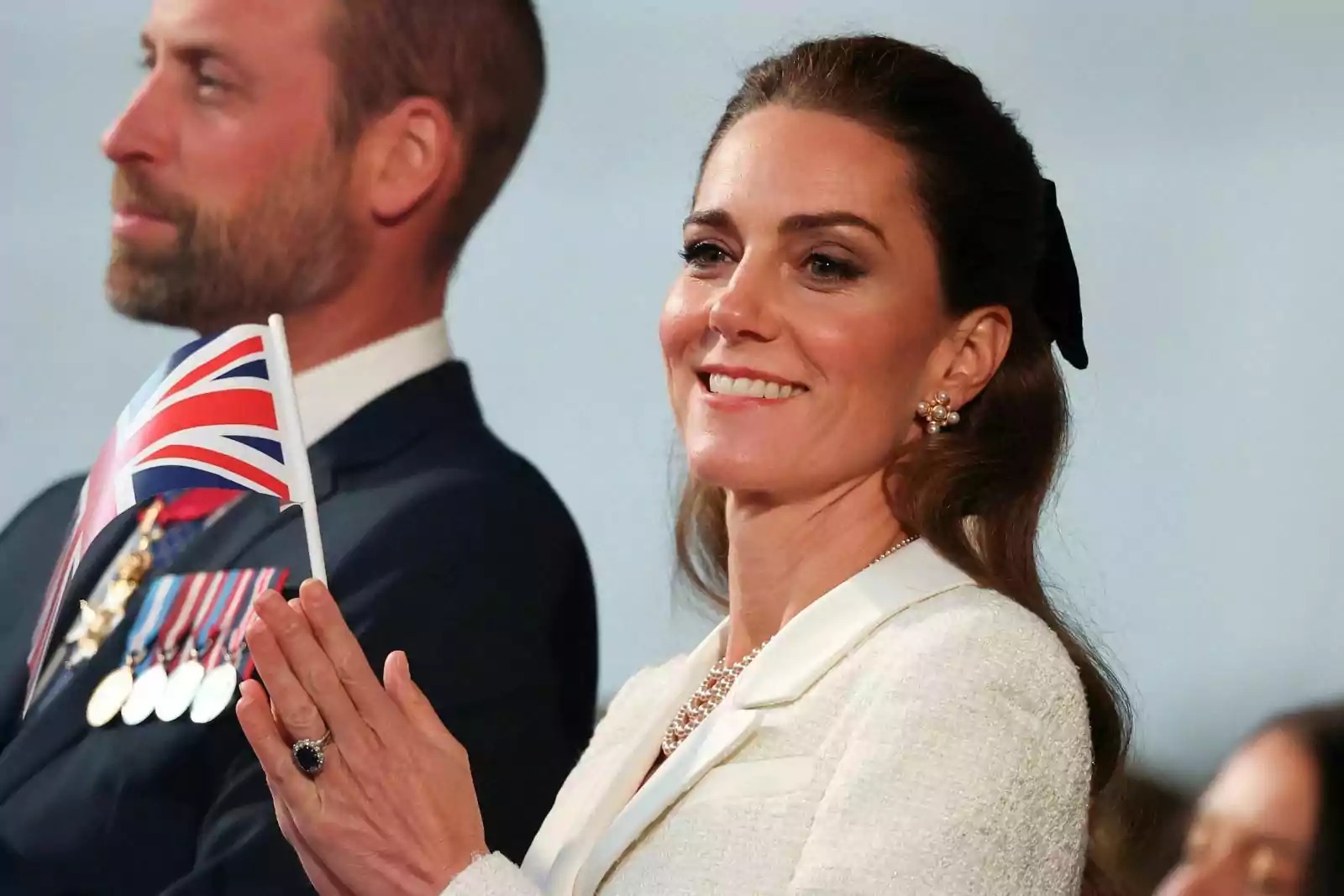 SHOCKING MOMENT: Donald Trump pulled out Princess Catherine’s chair at ...