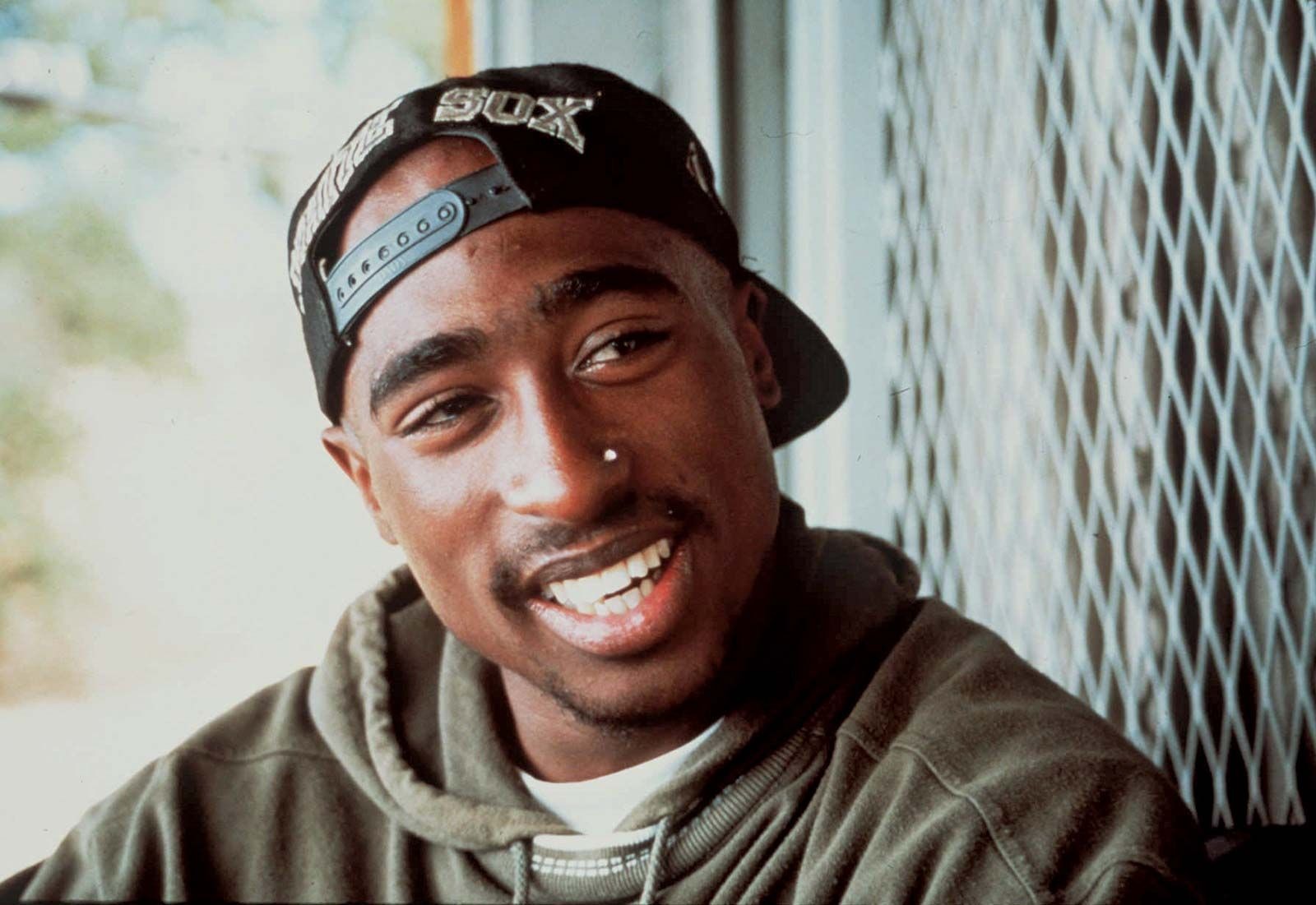 “THE TRAGEDY OF TUPAC SHAKUR HITS HARDER THAN EVER — FANS CAN’T STOP ...