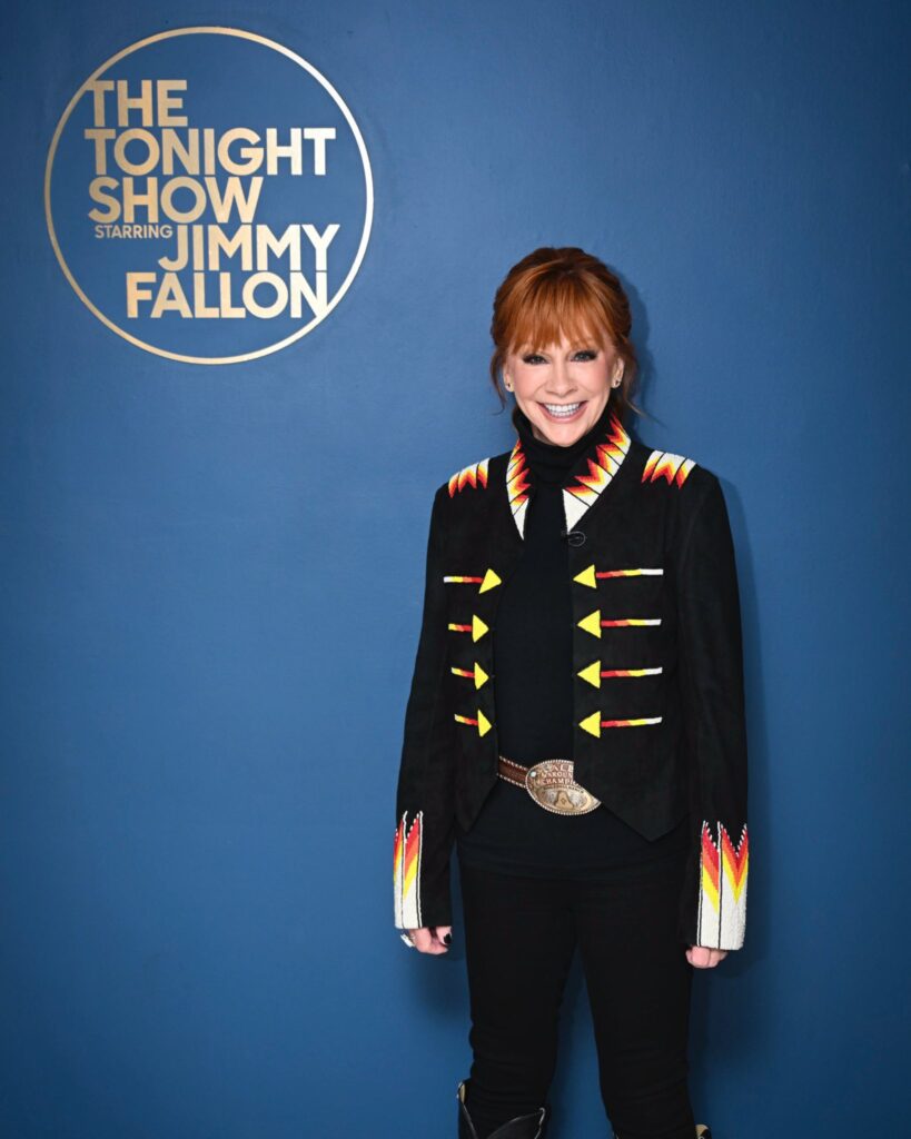 Reba McEntire Cracks Up Jimmy Fallon with Throwback Photos and Epic Wig ...