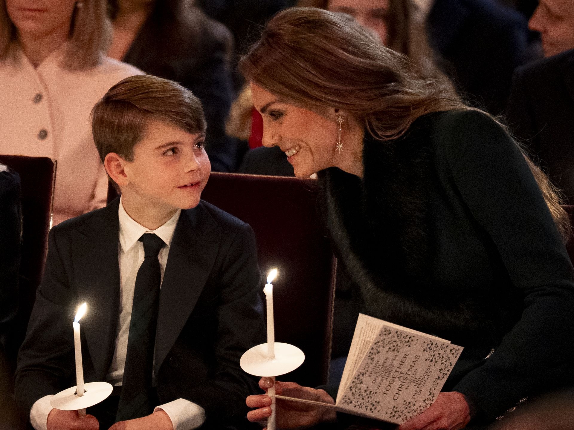 IRRESISTIBLE SIBLING MAGIC! Prince George & Prince Louis Share the ...