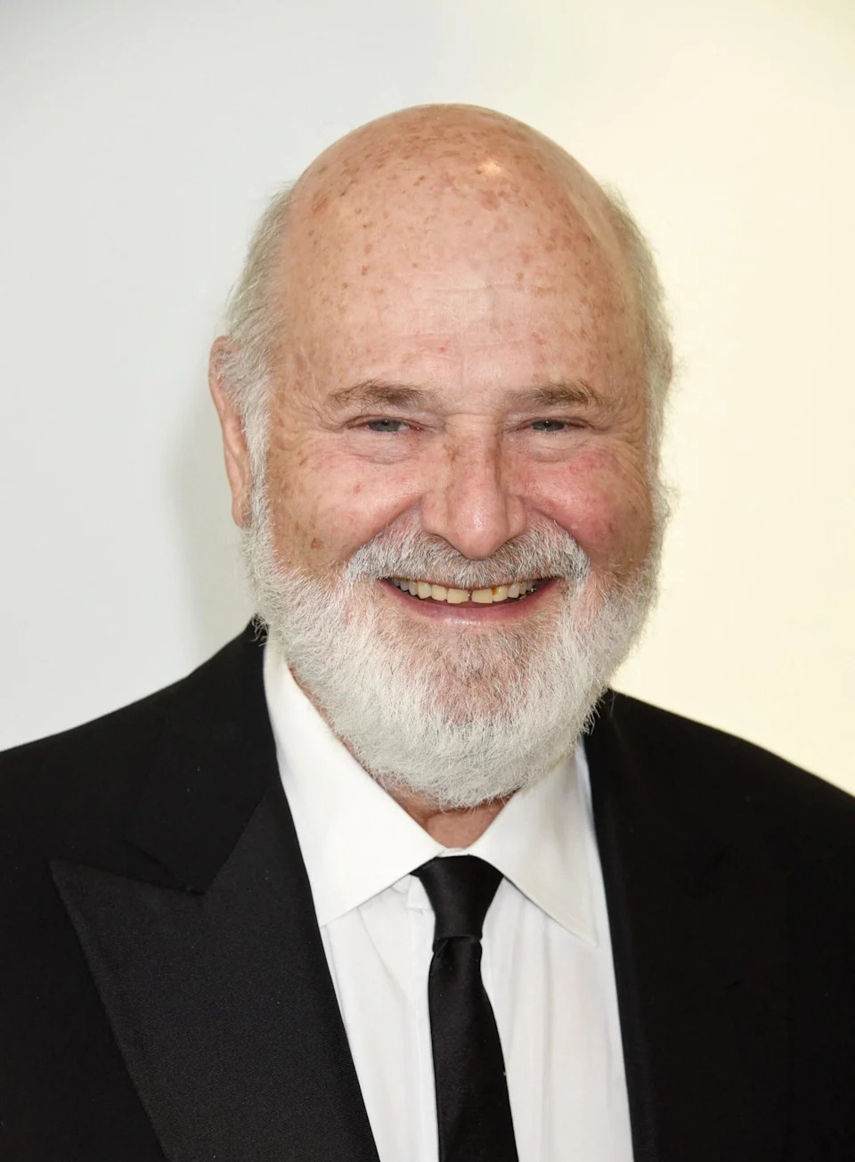 LATE-NIGHT MESSAGE LEADS TO PLUS-QUESTIONS: At 11 p.m., Rob Reiner ...